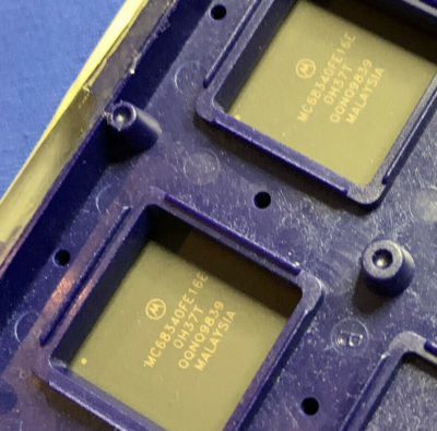 MOTOROLA MC68EC040RC25A