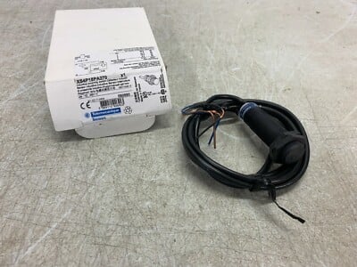 Schneider XS4P18PA370 Proximity Sensor for sale