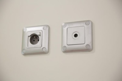 Soliroc™ - Socket outlet - French - 2P + E - automatic terminals no cover - IP 20 for sale