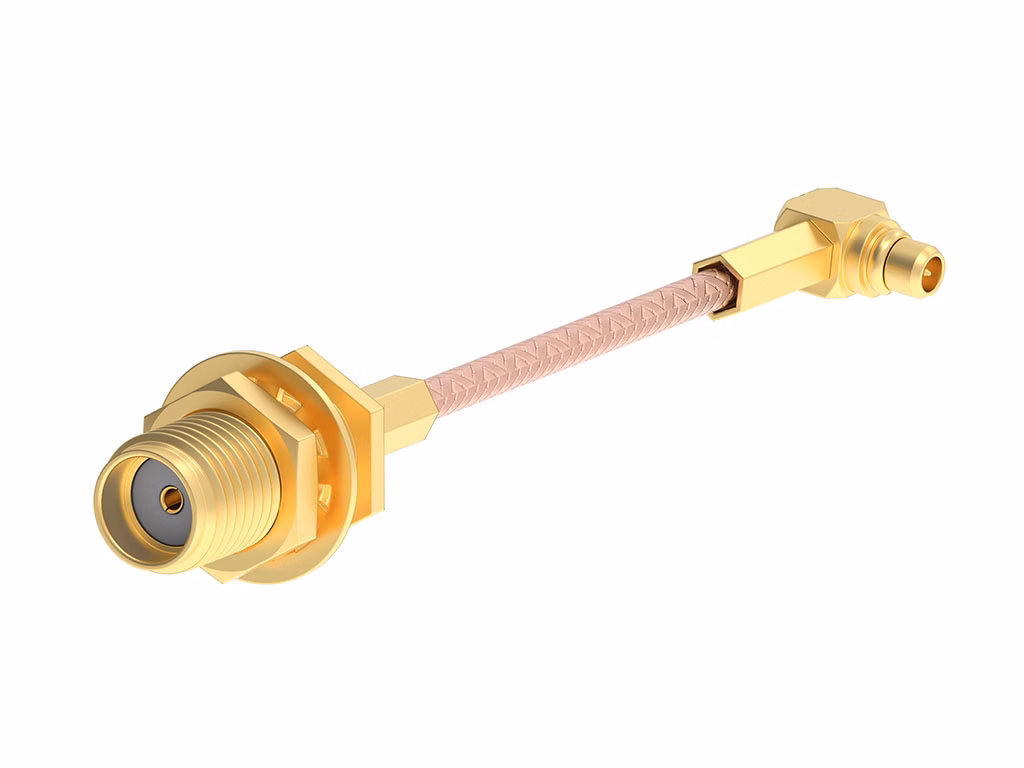 MMCX Right-Angle Plug to MMCX Straight Plug on 1.13mm Cable, 580.90mm Length, 50 Ohms