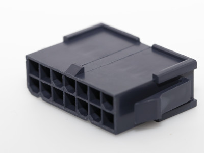 Mini-Fit Jr. Plug Housing, Dual Row, 4 Circuits, UL 94V-0, Natural
