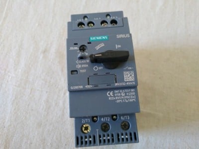 SIEMENS 3RV20324VA15 Motor Protective Circuit Breaker for sale