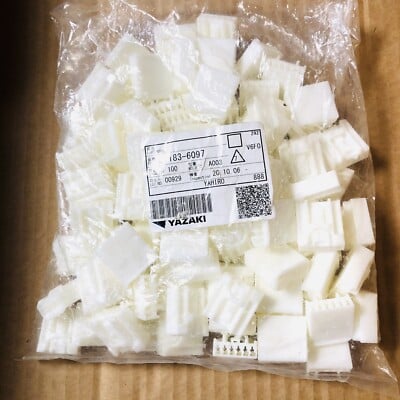 YAZAKI 7183-7771-80 Rectangular Connector Housing