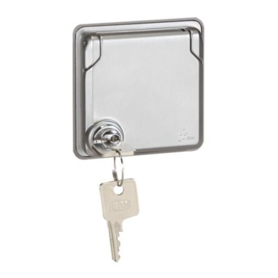 Soliroc™ - Socket outlet - French - 2P+E - automatic terminals-locked cover - IP55 for sale