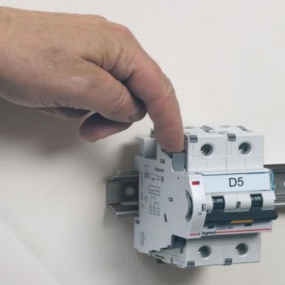 DX³ - Auxiliary changeover switch DX³ 0.5 module - 6A 250V AC - Indicates contact position - For MCBs, RCBOs, RCCBs for sale