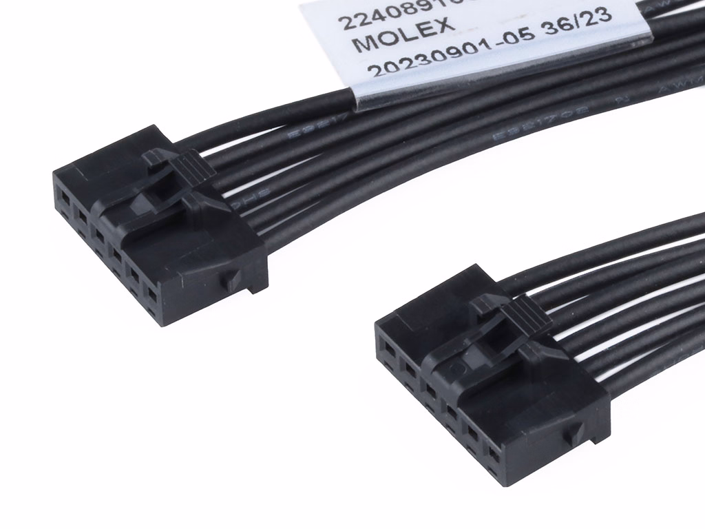 Mini-Fit Versa-to-Pigtail Off-the-Shelf (OTS) Cable Assembly, 4.20mm Pitch, Dual Row, 600.00mm Length, 6 Circuits, Black