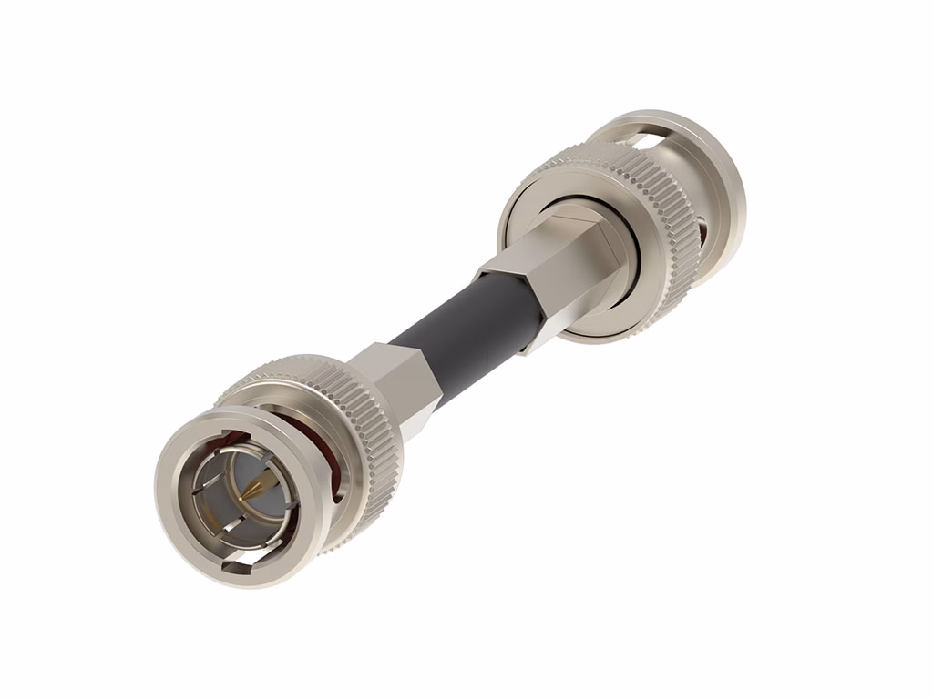 MMCX Right-Angle Plug to MMCX Straight Plug on 1.13mm Cable, 580.90mm Length, 50 Ohms