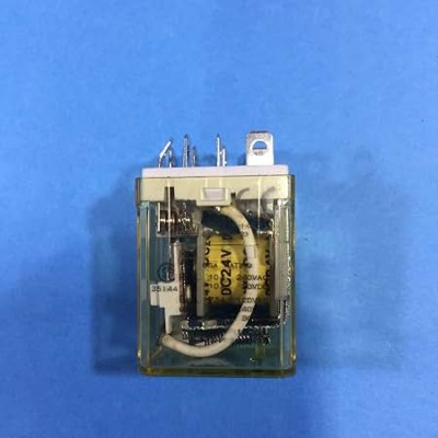 IDEC RH2B-UD-DC24V