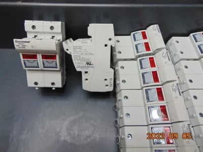 EATON CH142BI Fuseholder Chip – Premium Electrical Circuit Protection Component for sale