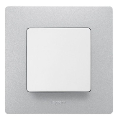 Niloé - Plate 3 gang aluminum - Horizontal/vertical flush-mounted frame - Matt lacquered thermoplastic IK04 - Snap-on cover 186x86mm