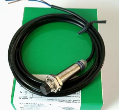 Schneider XS2M08PC410 Proximity Sensor for sale