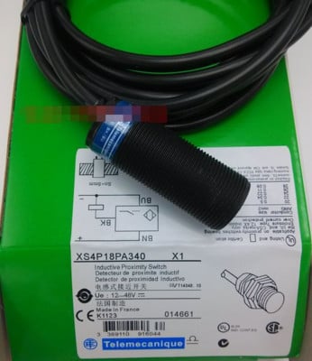 Schneider XS4P12KP340 Proximity Sensor