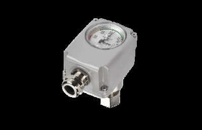 878x Hybrid gas density monitor with switching contacts and current output